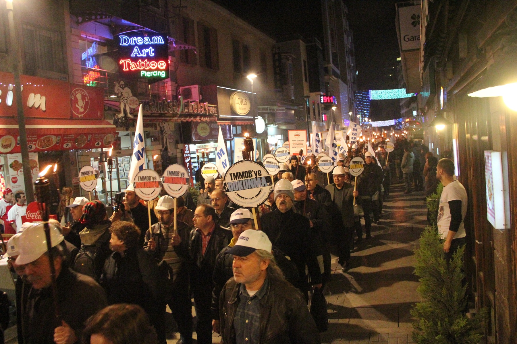 TMMOB İZMİR İKK, TORBA YASAYA KARŞI SOKAĞA ÇIKTI | www.tmmob.org.tr
